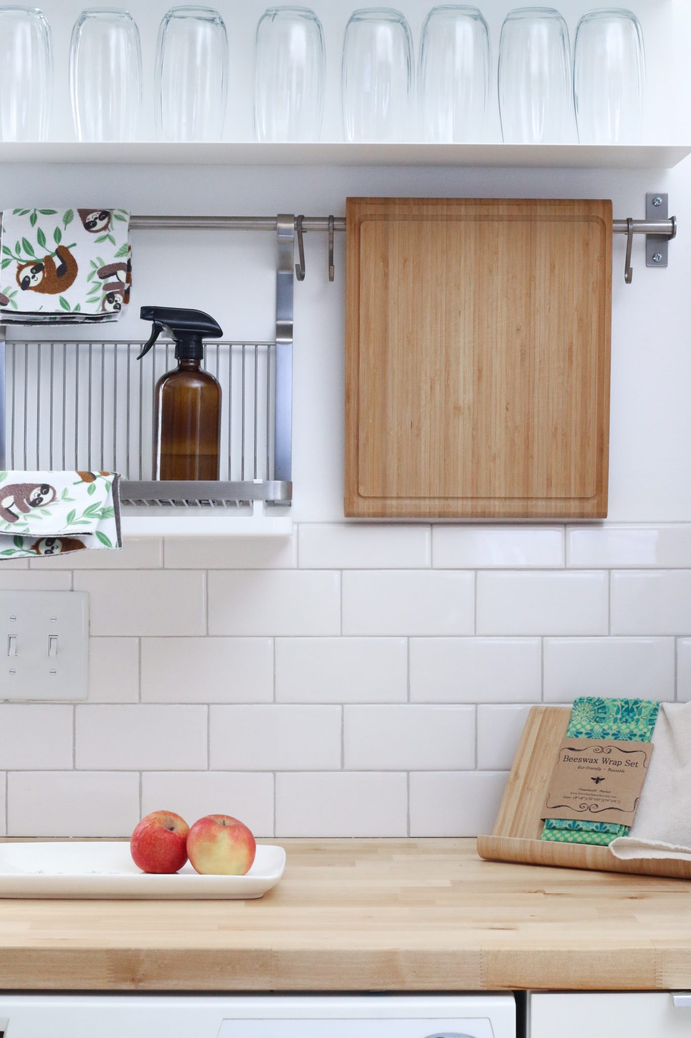 22 life-changing small apartment kitchen storage ideas